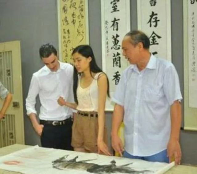 Li Ran: She married a Belgian prince at the age of 26. 13 years have ...