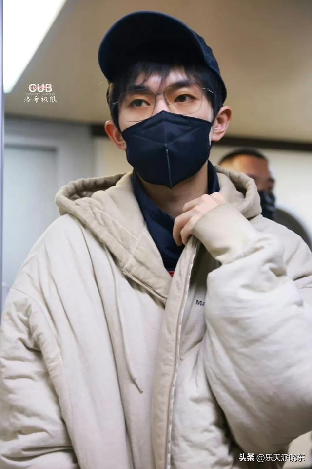 Wang Yibo, Yang Mi, Yi Yang Qianxi, Deng Wei, Ren Jialun, Tan Jianci ...