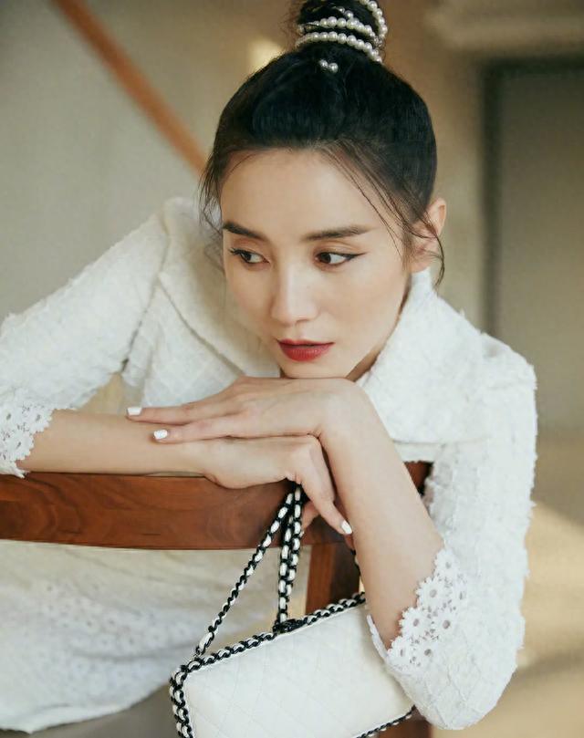 The peak moments of celebrity appearance - Song Jia - iMedia